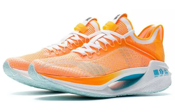 LI-NING Essential Sneakers
