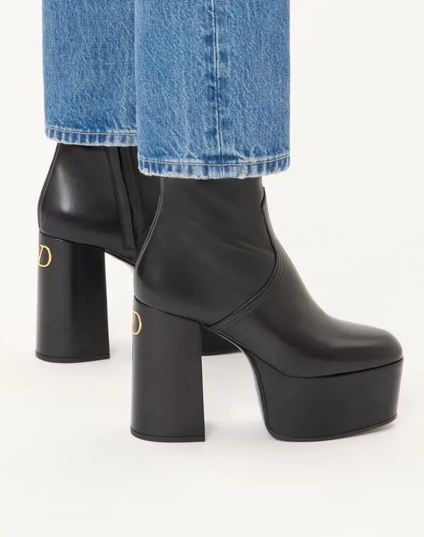 Valentino Garavani Fawcette Platform Ankle Boots In Stretch Nappa