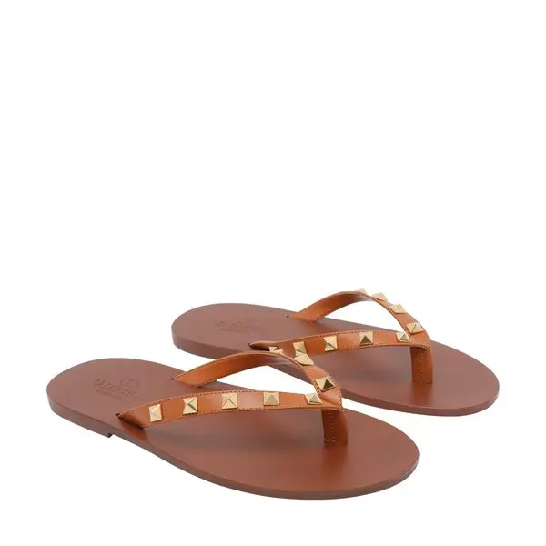 Valentino Garavani Rockstud Flip Flop Sandals - Brown