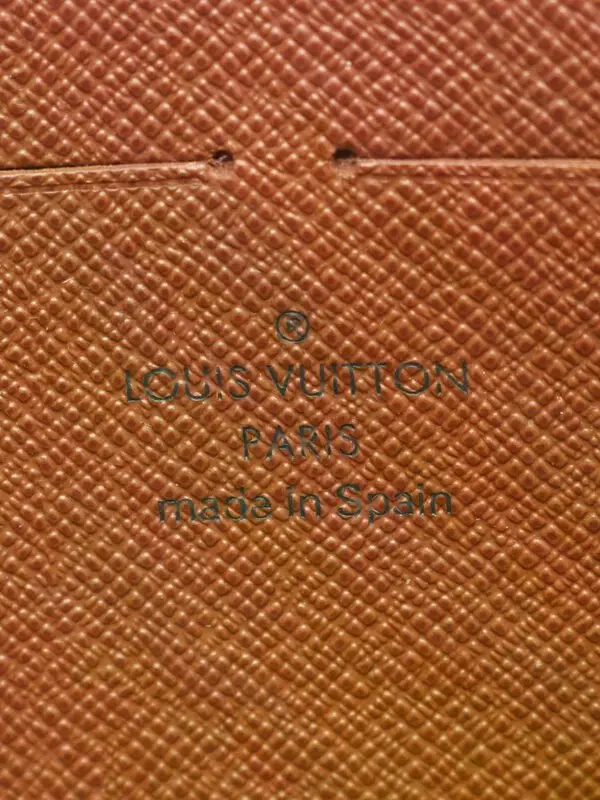 LOUIS VUITTON 2009 Monogram Rose Zippy Wallet