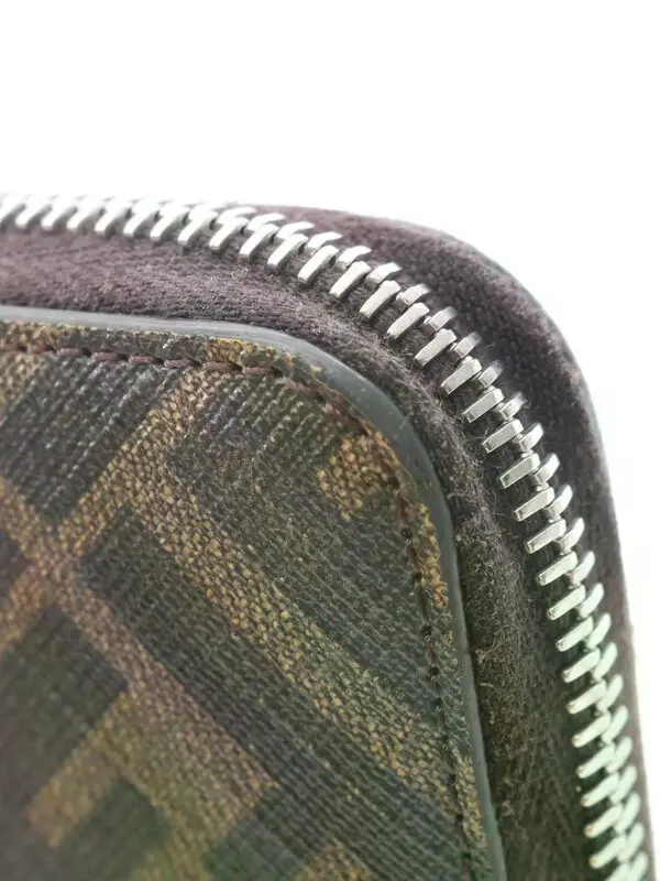 Fendi 2000s Diagonal Zip Round-zipper Wallet