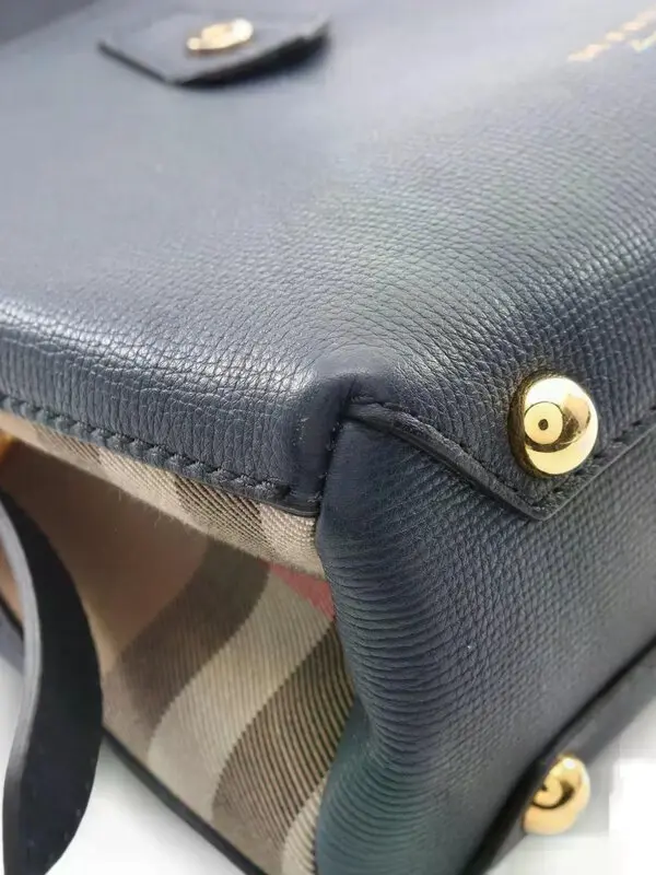 Burberry Canterbury Leather Shoulder Bag