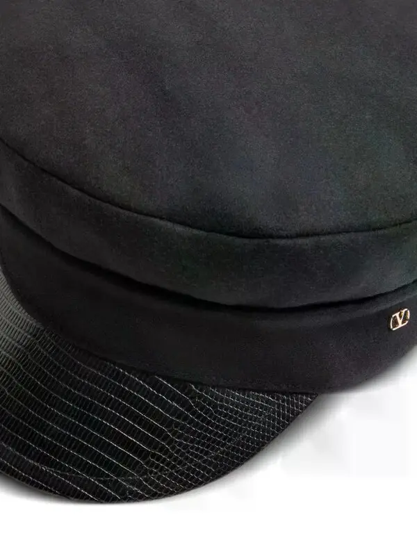 Valentino Garavani Vlogo Signature Wool Cap With Leather Visor