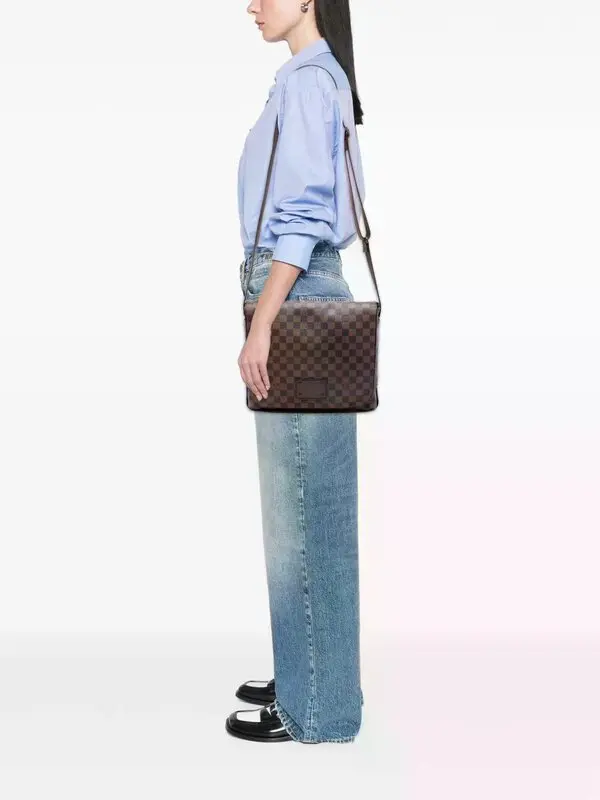 LOUIS VUITTON Damier Ebene Brooklyn Mm Crossbody Bag - Brown