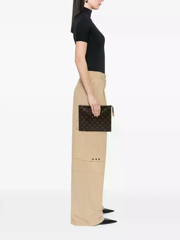 LOUIS VUITTON Monogram Toiletry Pouch 26 Clutch Bag