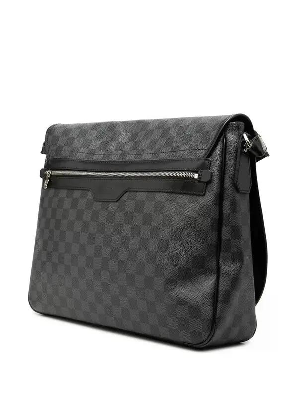 LOUIS VUITTON Damier Graphite Daniel Gm Messenger Bag