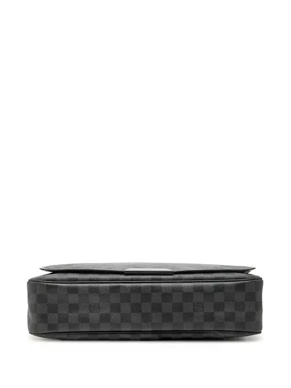 LOUIS VUITTON Damier Graphite Daniel Gm Messenger Bag