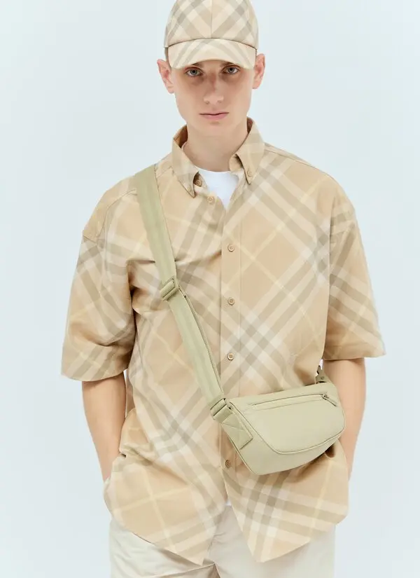 Burberry Shield Crossbody Bag In Smooth Leather With Embossed Logo - Green