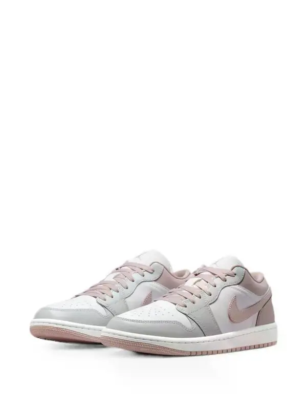JORDAN 1 Low Sneakers
