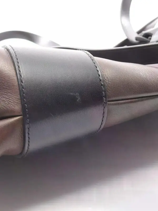 Gucci 2000s Buckled Leather Shoulder Bag