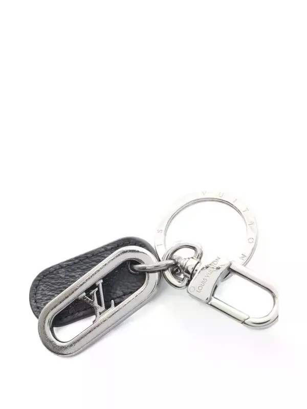 LOUIS VUITTON 2023 Signature Chain Key Case