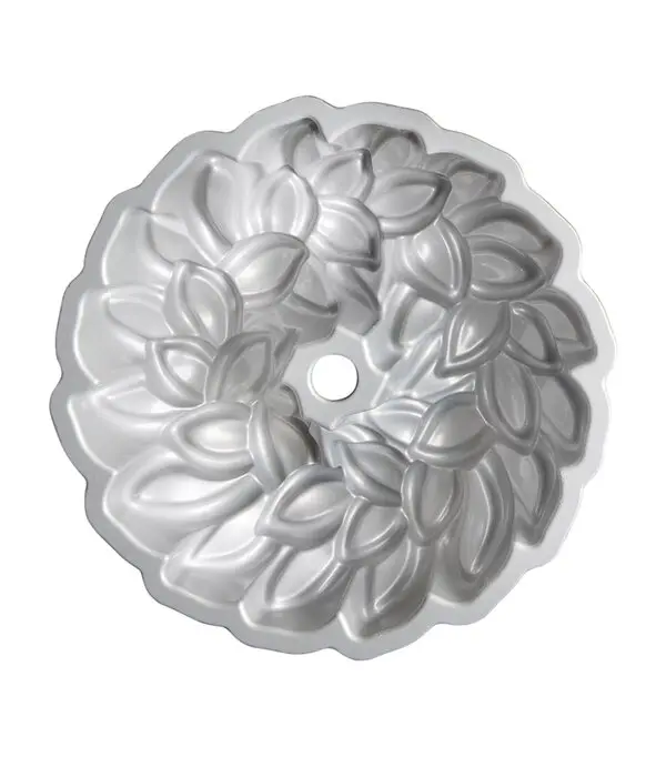 NORDICWARE Laurel Wreath Bundt Pan