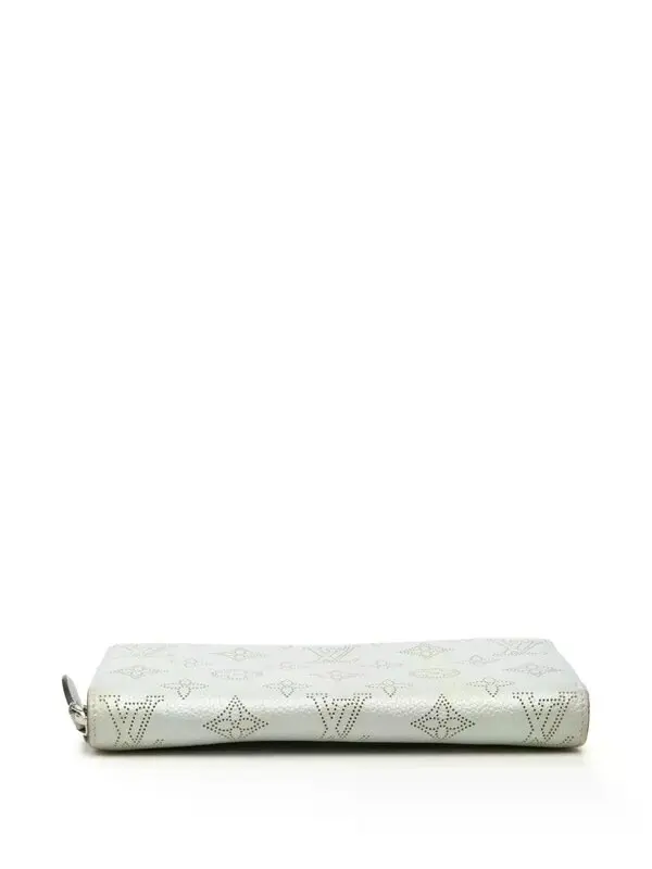 LOUIS VUITTON 2021-2026 Monogram Mahina Zippy Wallet Long Wallets - Grey