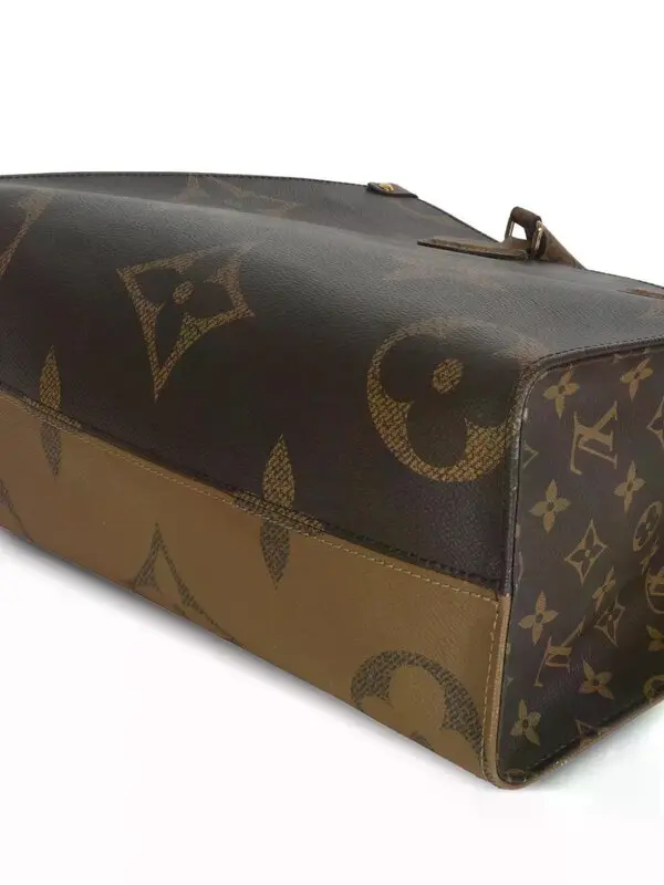 LOUIS VUITTON Onthego Monogram Tote Bag