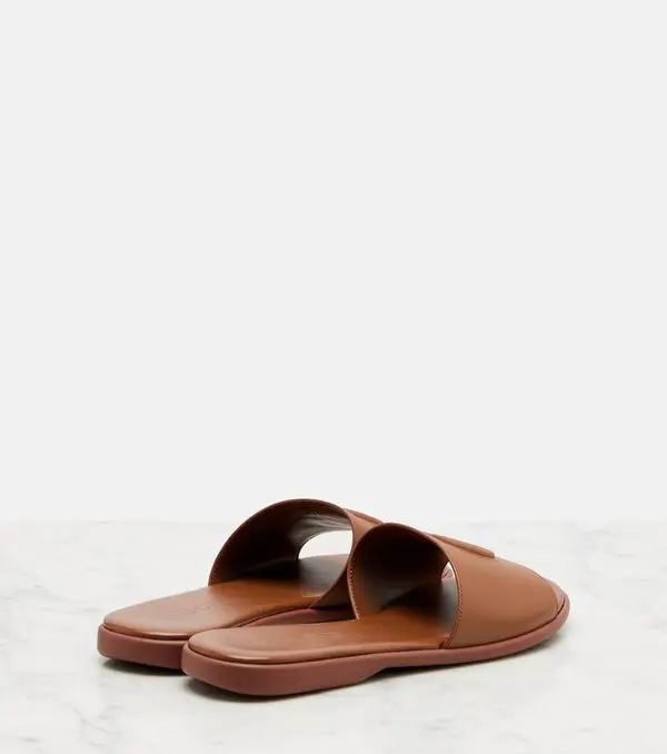 Gucci Double G Leather Slides - Brown