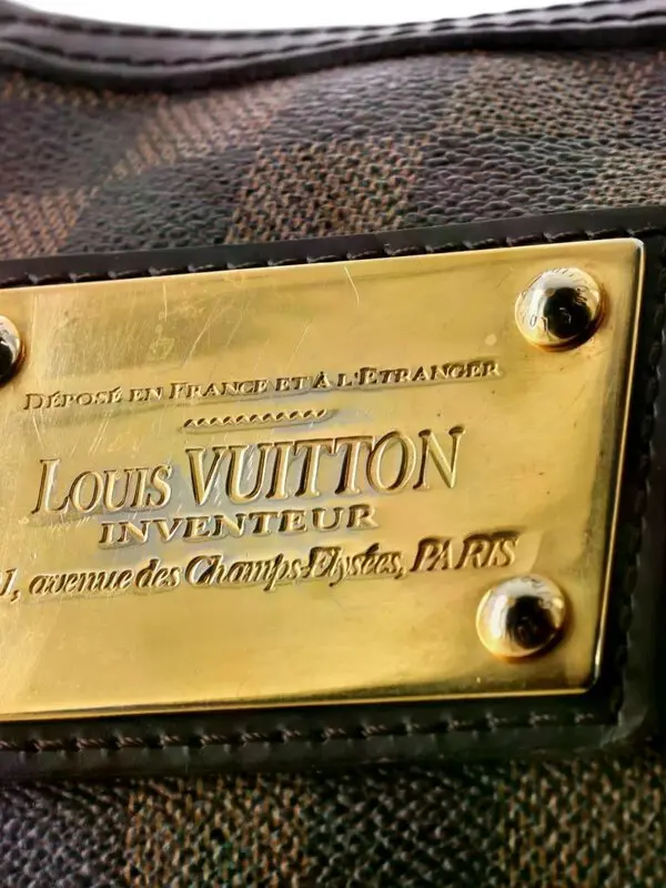 LOUIS VUITTON Thames Pm Bag