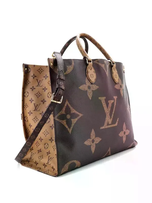 LOUIS VUITTON Voyage Reverse Monogram Giant Tote Bag
