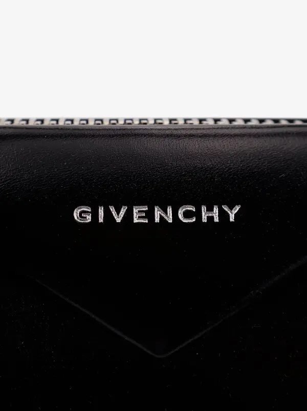 Givenchy Antigona Leather Shoulder Bag - Black
