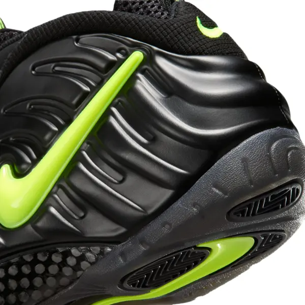 Nike Foamposite Pro High Top Sneakers