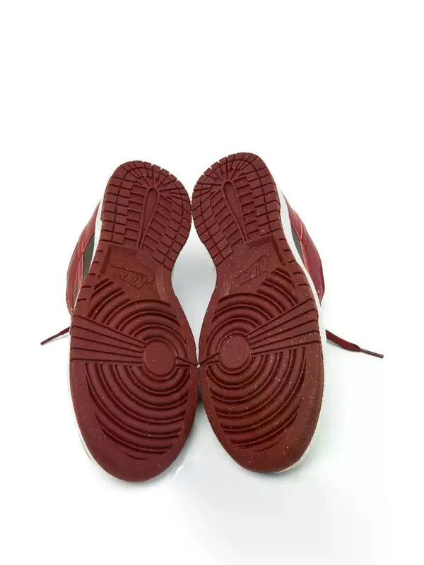 Nike Dunk Low-top Sneakers - Red