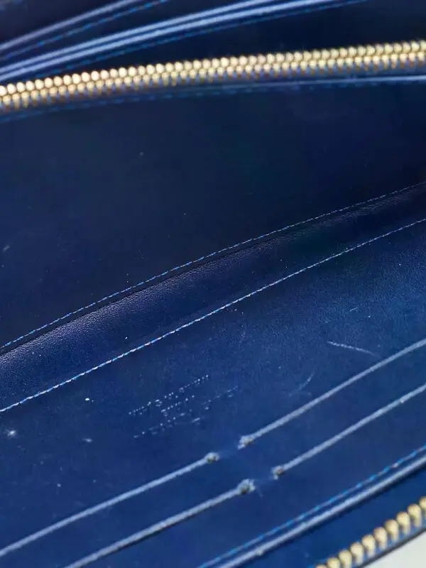LOUIS VUITTON 2013 Medium Zippy Wallet