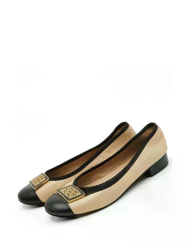 Carolina Herrera Logo Cap-toe Flat Pumps