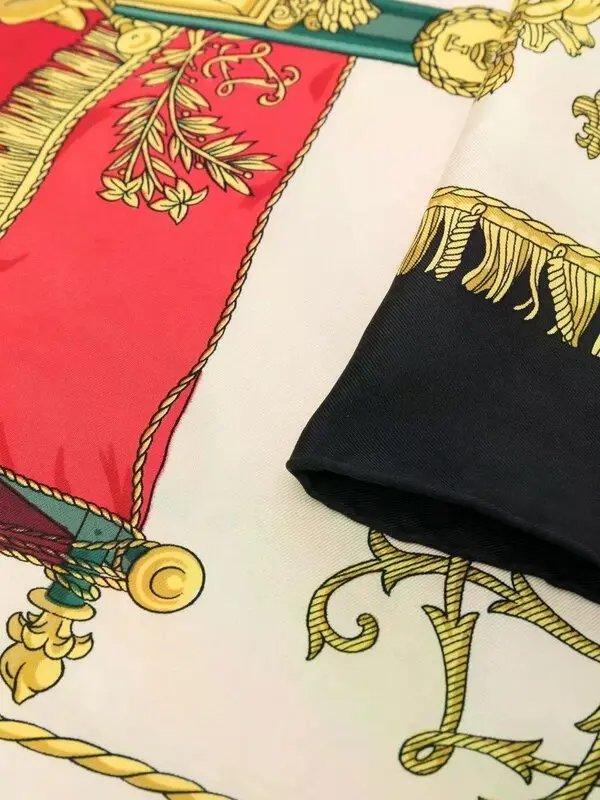 Hermès 1953 Pre-owned La Réale Silk Scarf