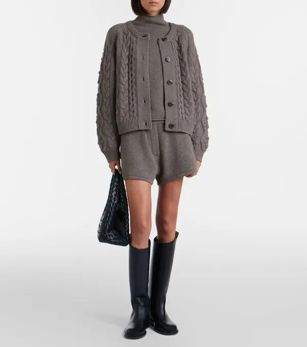 LISA YANG Fride Cashmere Turtleneck Sweater