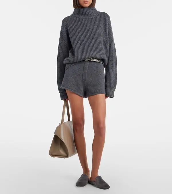 LISA YANG Julina Turtleneck Cashmere Sweater