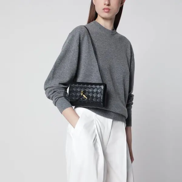 Bottega Veneta Andiamo Pouch In Leather With Knot Closure