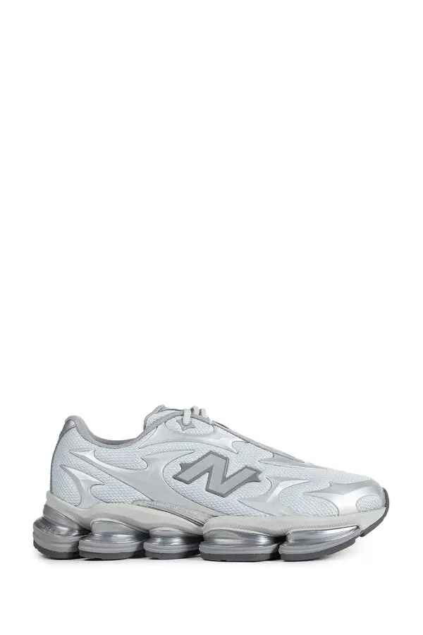 NEW BALANCE 2000 Metallic Mesh Sneakers