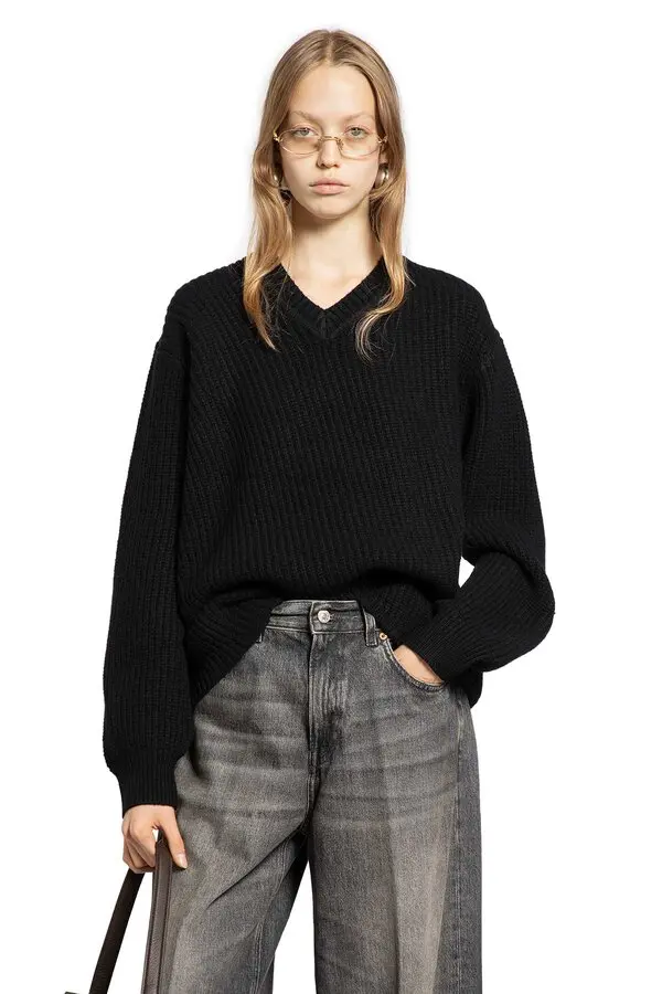 6397 Angled Rib V-neck Sweater