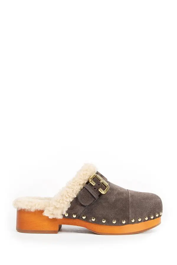 Chloé Jeannette Clogs With Shearling Lining And Stud Detailing