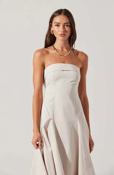 Astr The Label Ayeri Strapless Midi Dress
