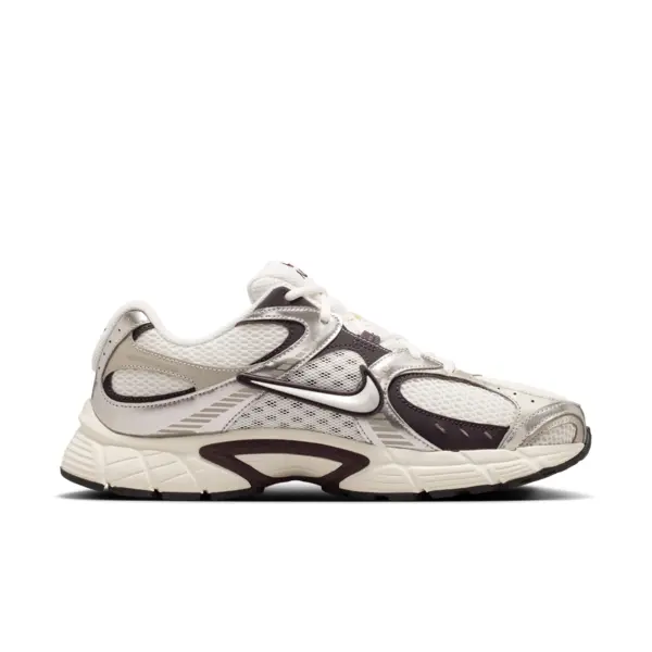 Nike V5 Rnr Athletic Sneakers - Grey
