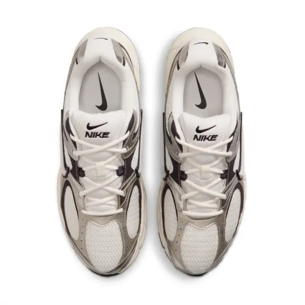Nike V5 Rnr Athletic Sneakers - Grey