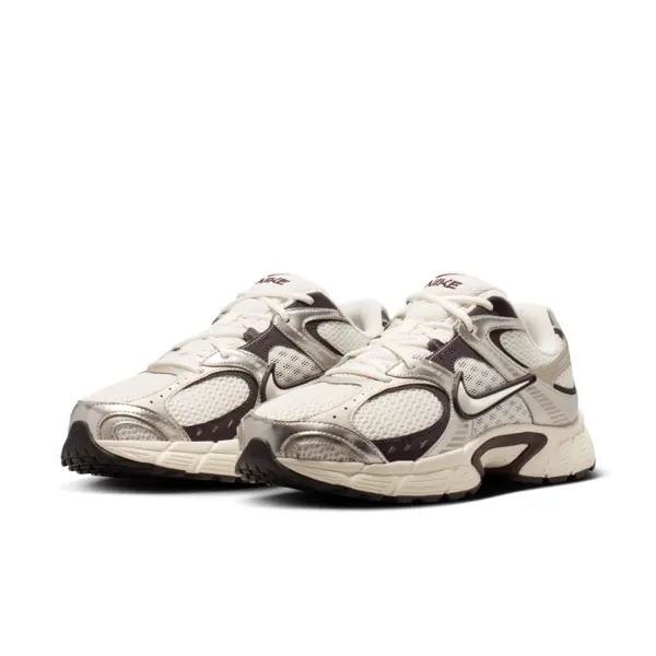 Nike V5 Rnr Athletic Sneakers - Grey