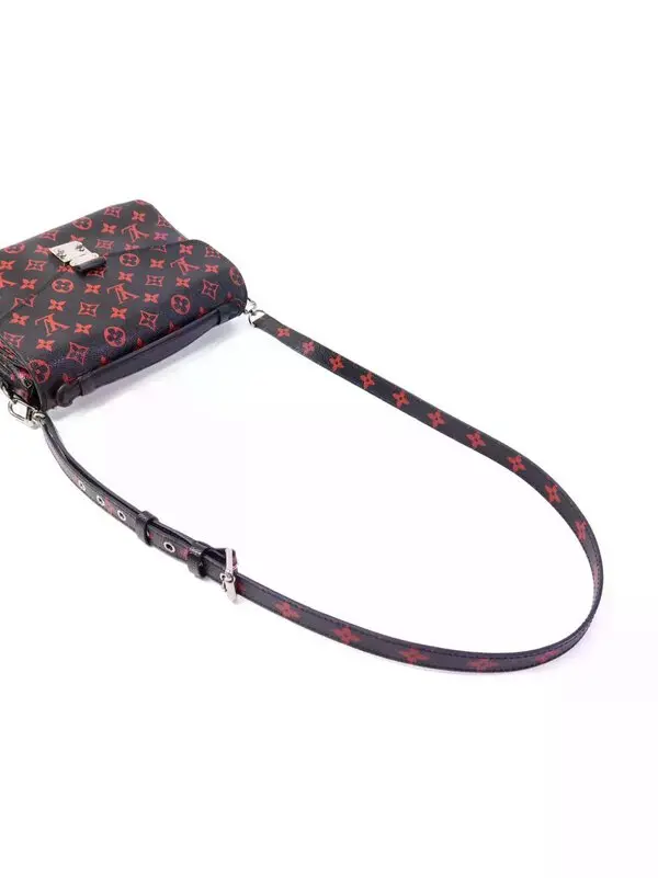 LOUIS VUITTON Monogram Pochette Metis Tote Bag