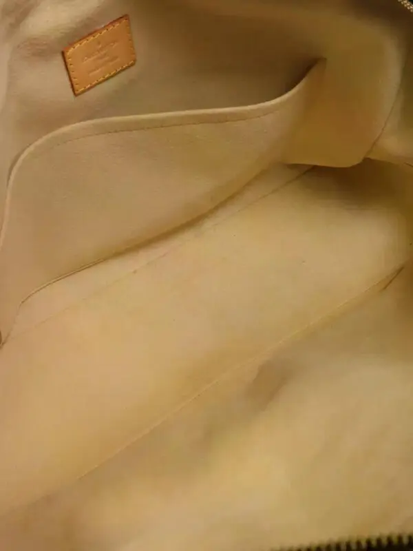 LOUIS VUITTON Manhattan Gm Tote Bag