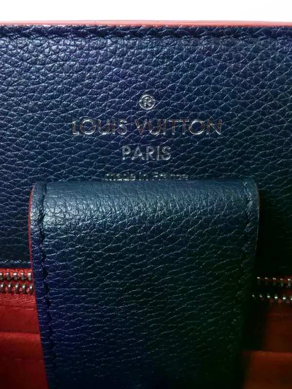 LOUIS VUITTON Lockme Bucket Bag
