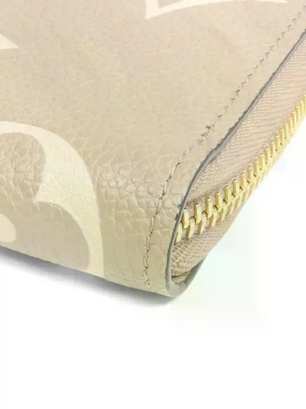 LOUIS VUITTON Monogram Empreinte Zippy Wallet