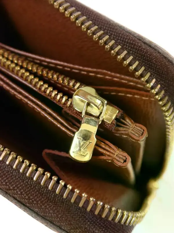 LOUIS VUITTON Monogram Zippy Wallet