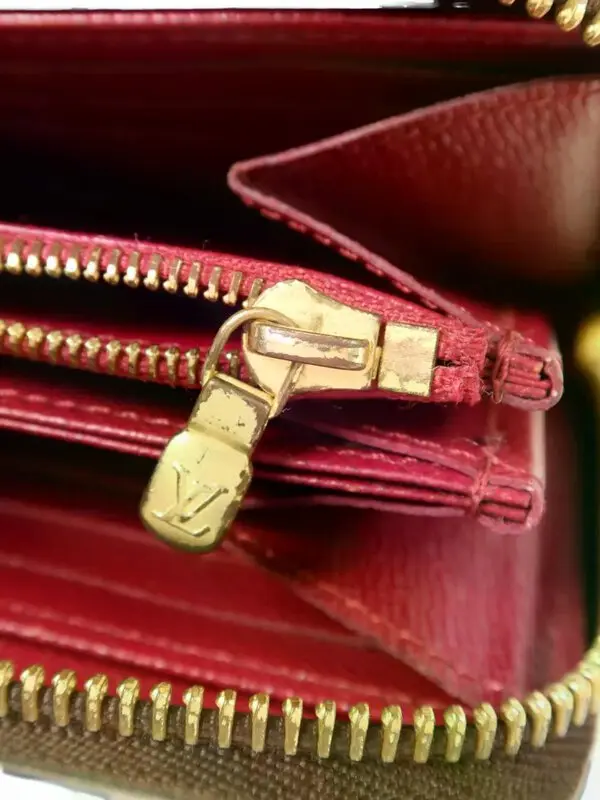 LOUIS VUITTON Monogram Zippy Wallet