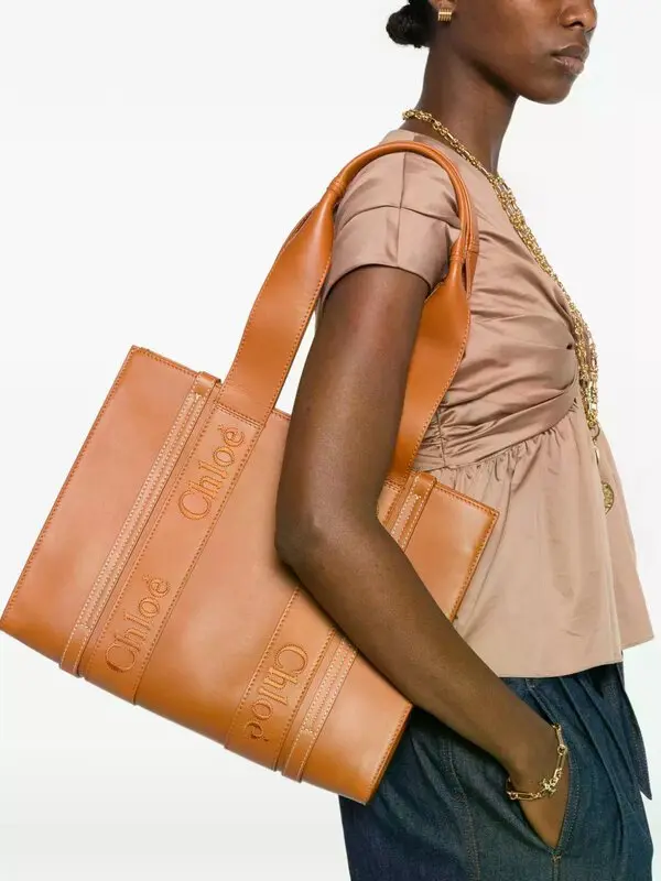 Chloé Medium Woody Leather Tote Bag