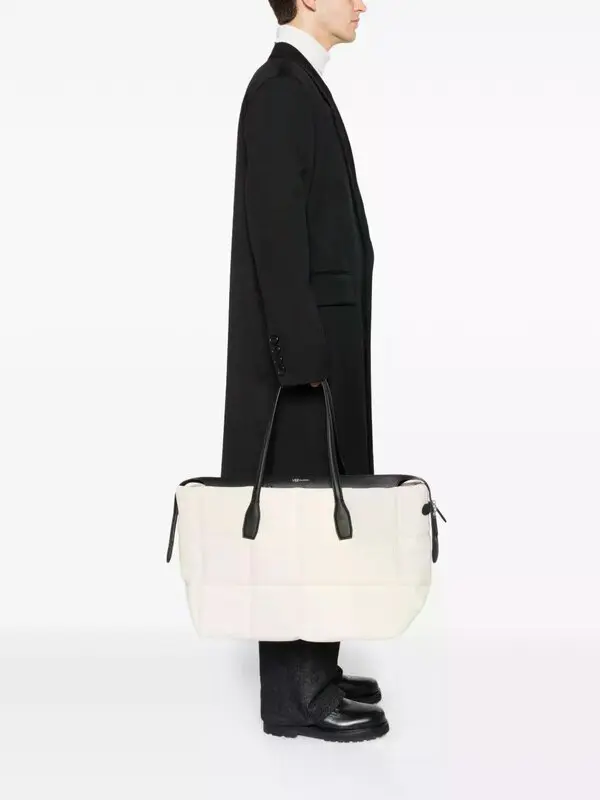 VEECOLLECTIVE Quilted Shoulder Bag