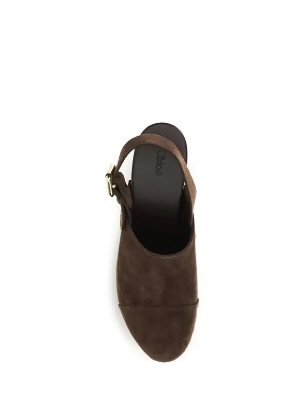 Chloé Jeannette Wedge Clogs In Glossy Calfskin - Brown