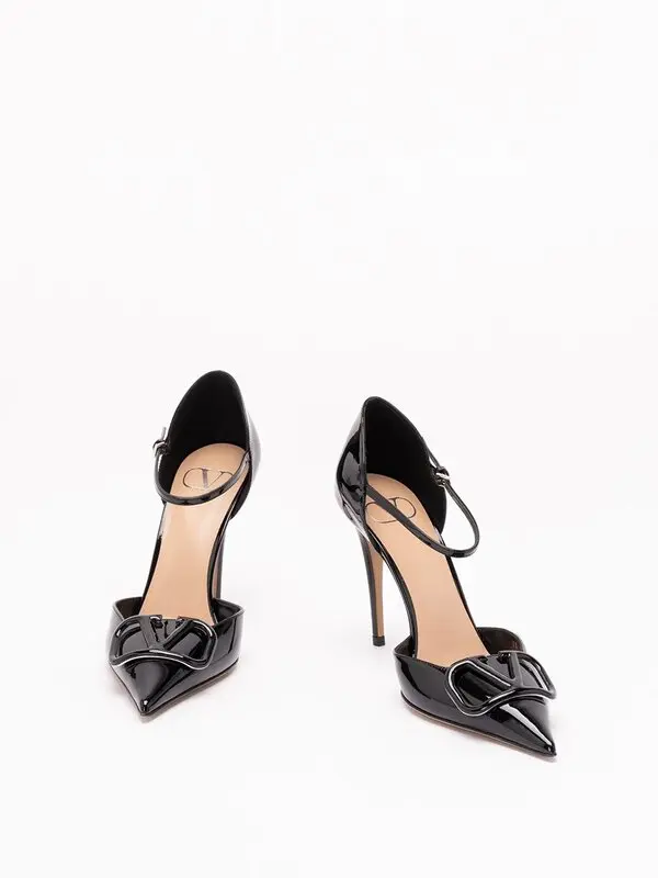 Valentino Garavani Vlogo Signature Pumps