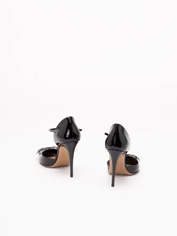 Valentino Garavani Vlogo Signature Pumps