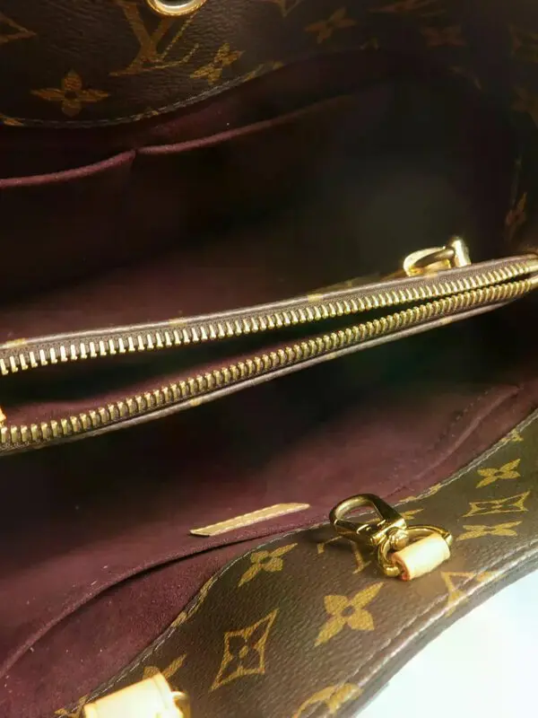 LOUIS VUITTON Montaigne Tote Bag