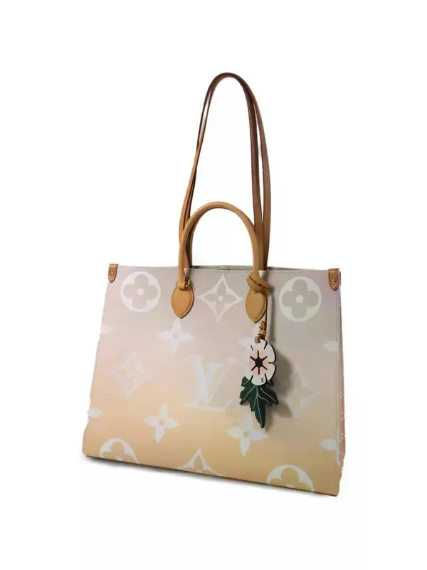 LOUIS VUITTON Monogram Giant On The Go Gm Shoulder Bag